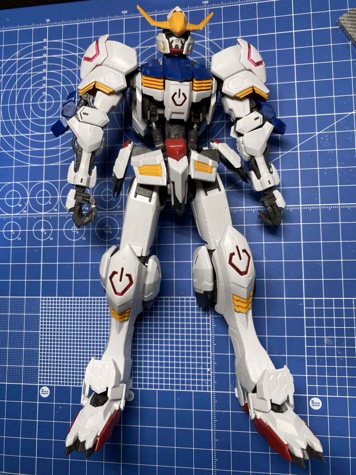 【ガンプラ製作】MG ガンダムバルバトス製作③ 改造 【パテ埋め スジ彫り 合わせ目消し シャープ化】 | とあるガンプラモデラーのブログ